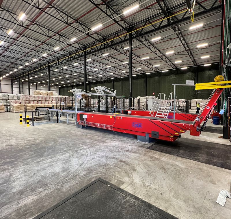 Automatic unloading & palletizing goods from containers | Copal